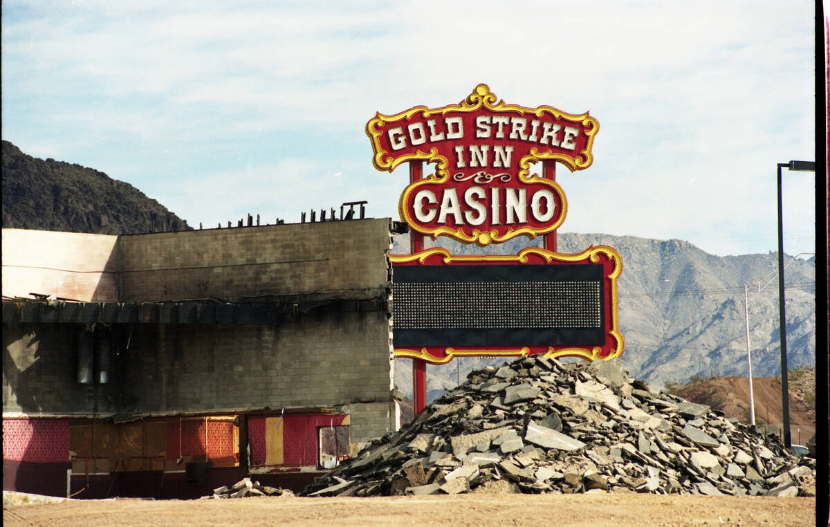 Gold Strike fire: Sense of loss still smolders for many former ...