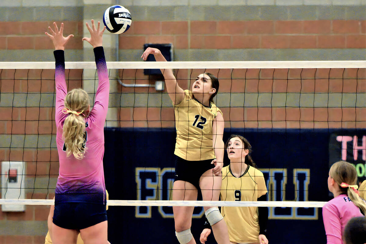 Volleyball squad splits 2 matches | Boulder City Review